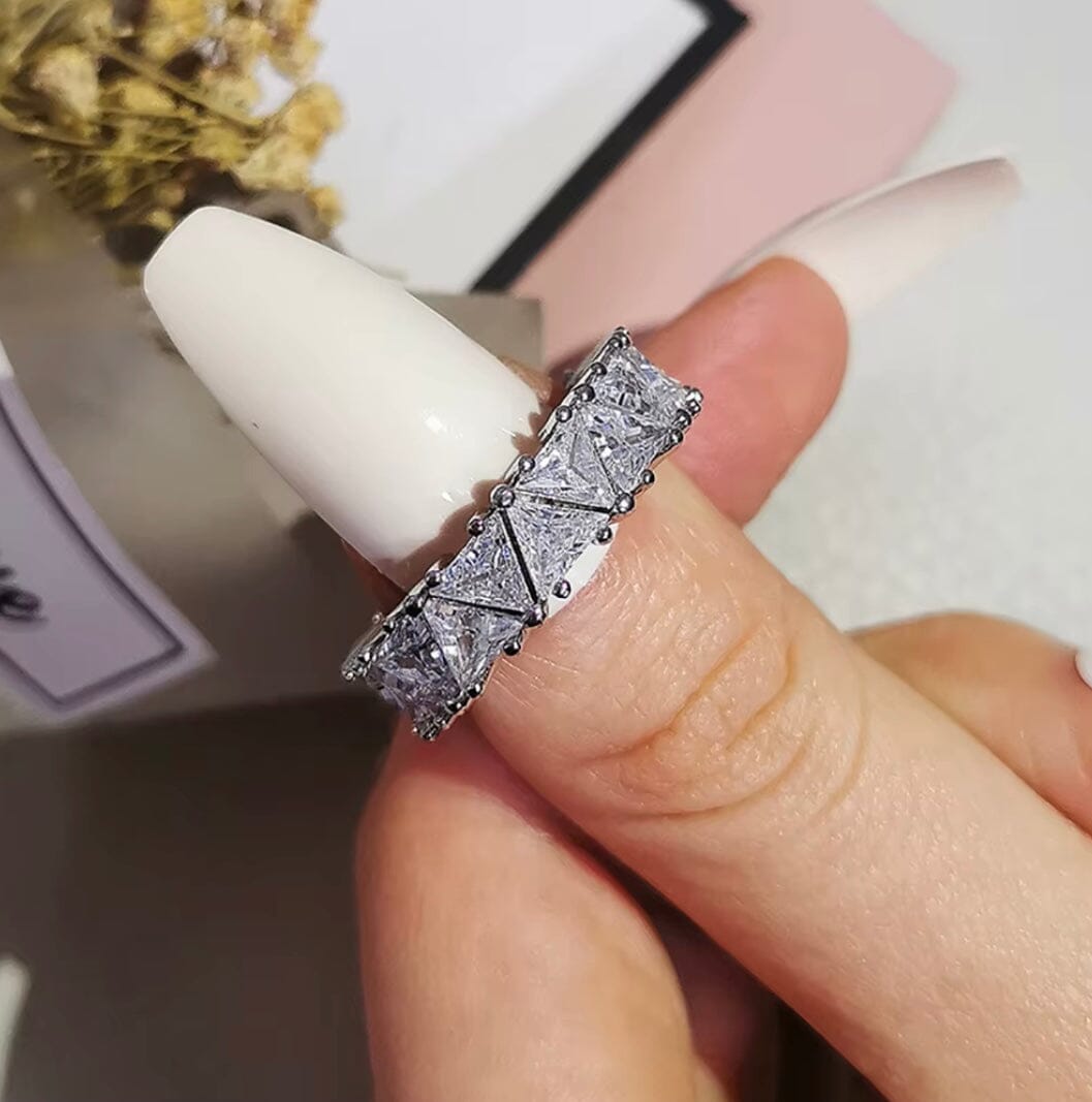 Valérith – Elegant Luxury Ring – Blue Wolf Store